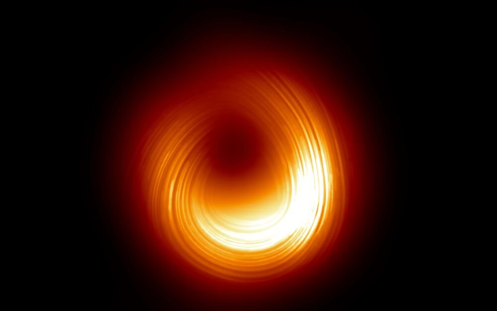 Нови изображения разкриват неочаквани обръщания на поляризацията в черната дупка M87* | Космос